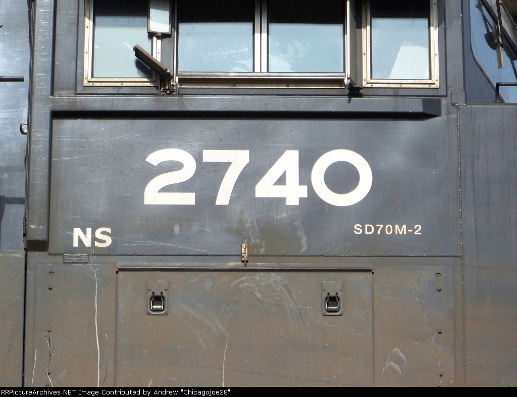 NS 2740 cab side